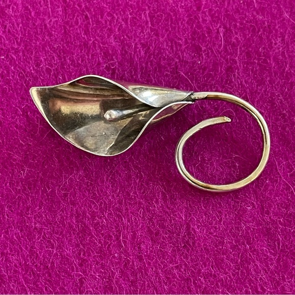 Stuart Nye | Jewelry | Vintage Stuart Nye Sterling Silver Lily Brooch ...